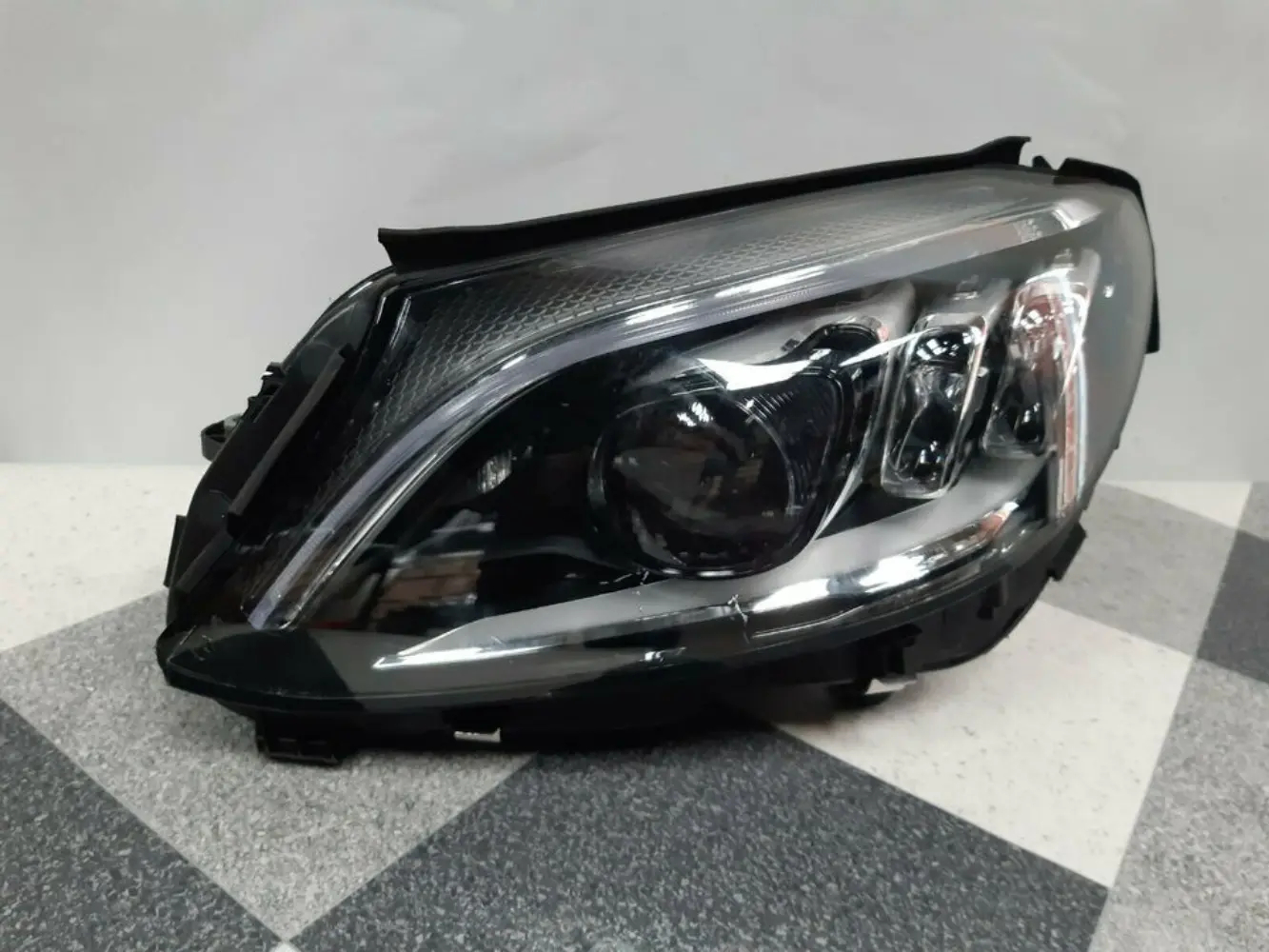 Mercedes W205 OEM Multibeam LED Headlight – eurozone.id
